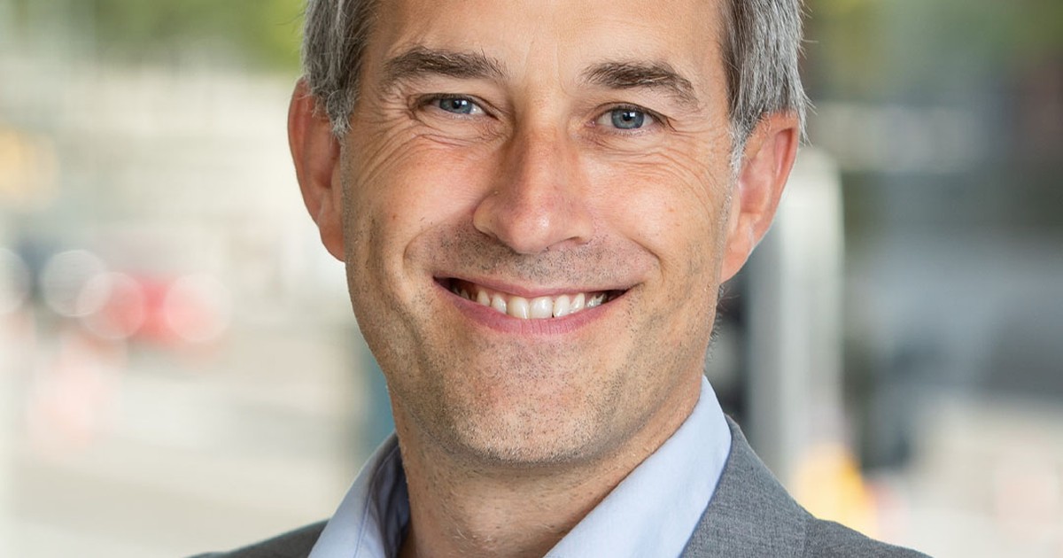 Robert Hawkes - People | Barnett Waddingham | Barnett Waddingham